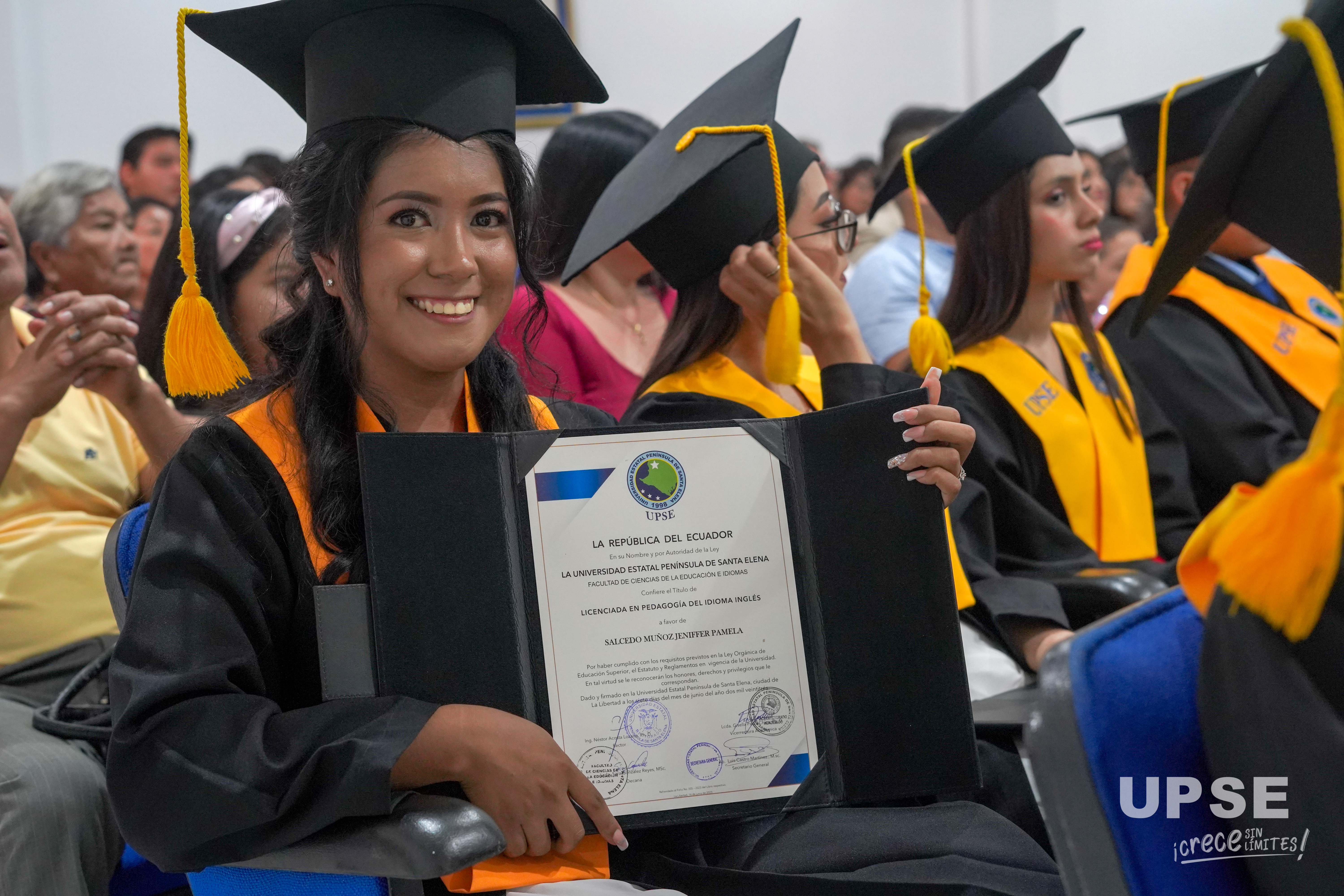 SE GRADUARON 59 LICENCIADOS EN PEDAGOGÍA DEL IDIOMA INGLÉS