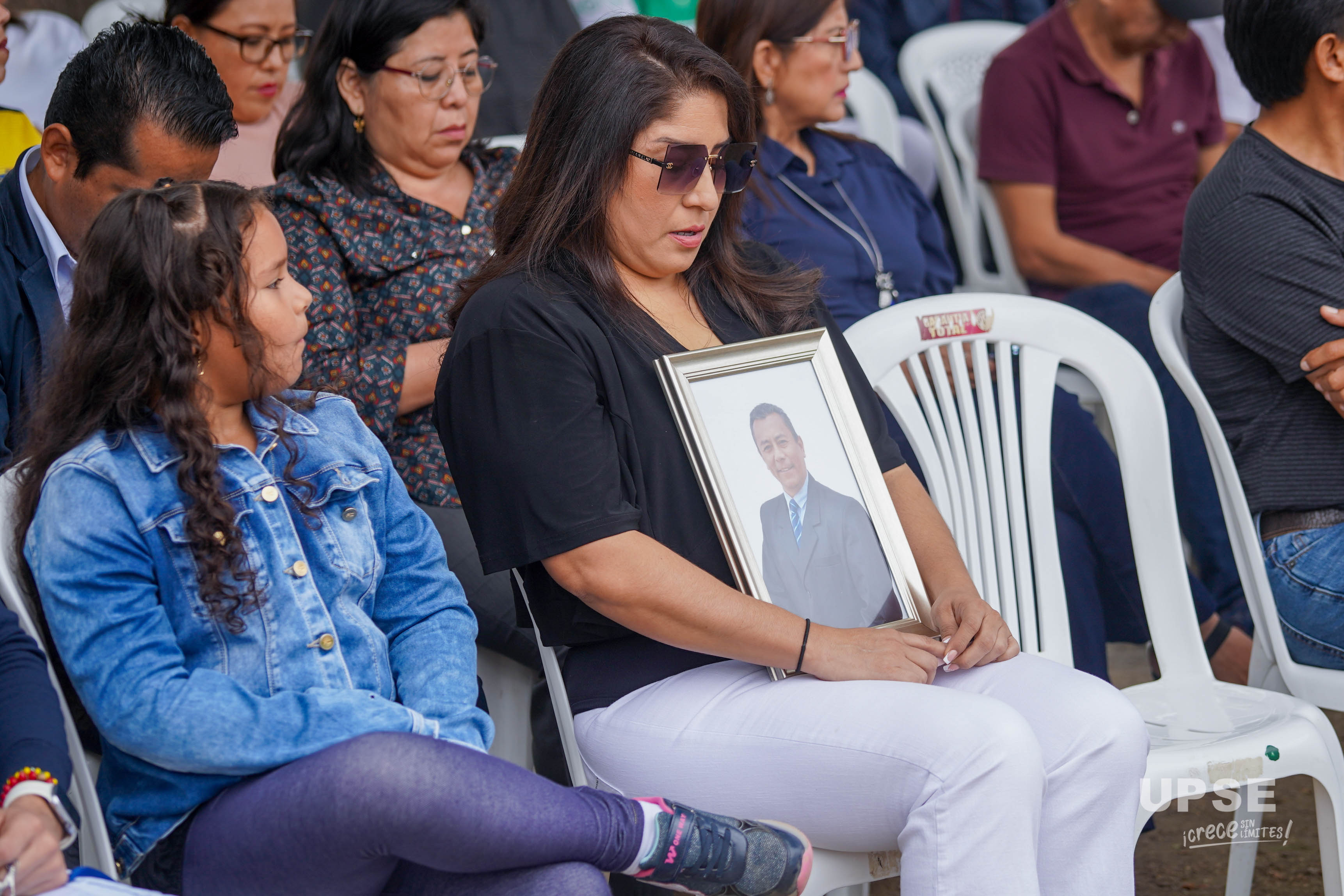 LA UPSE HONRA AL PH. D. JAIRO CEDEÑO CON SU NOMBRE A LA CANCHA SINTÉTICA UNIVERSITARIA